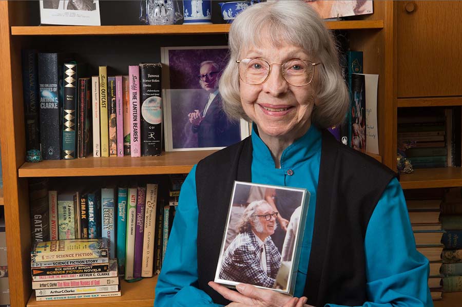 Norby, el Robot Extravagante de Janet Asimov - BRAINSTOMPING